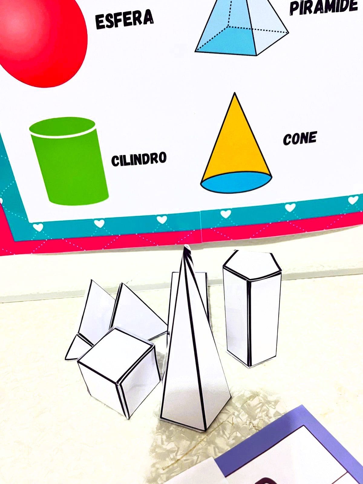 Sólidos Geométricos – Cartaz, Figuras e Atividades • Pedagogia de Ideias
